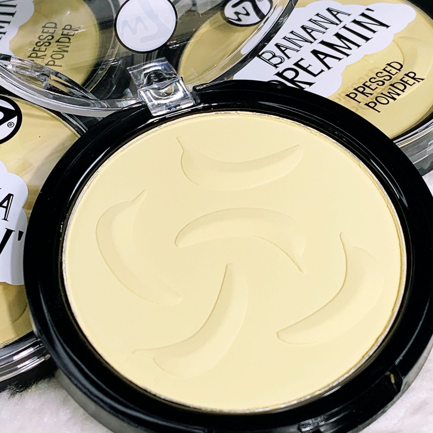 W7 Banana Dreamin' Pressed Powder - Colour Zone Cosmetics