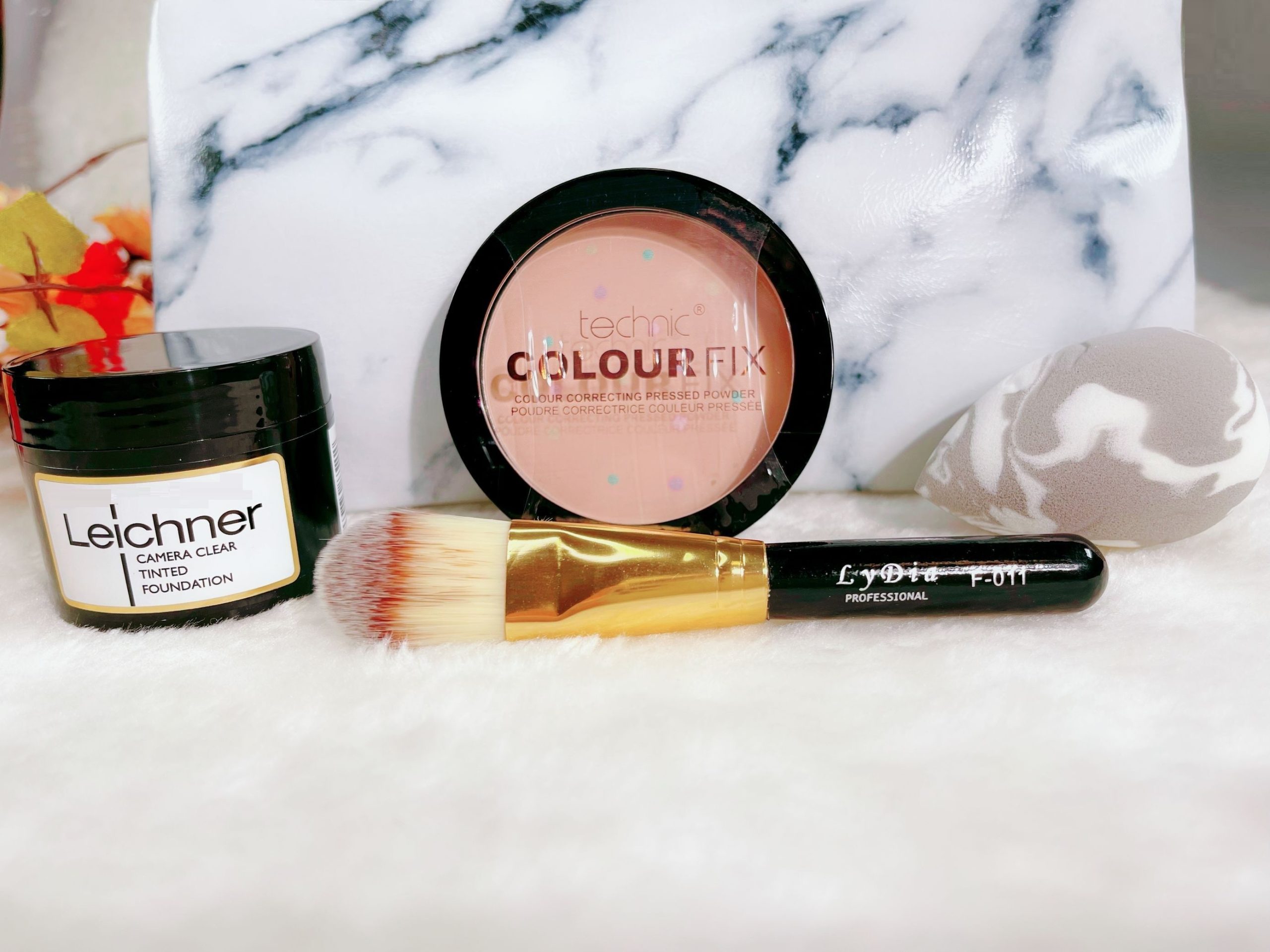 A Bag Of Treat Beauty Bag 3 (Leichner foundation makeup bag, various ...